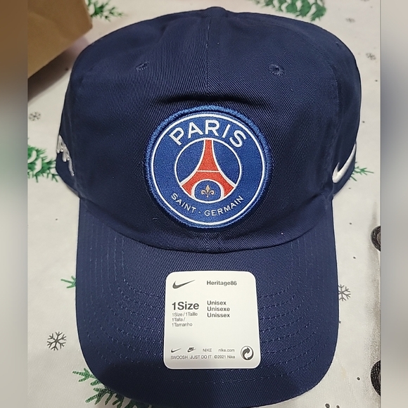 Nike | Accessories | Paris Saint Germain Football Club Logo Dark Navy ...